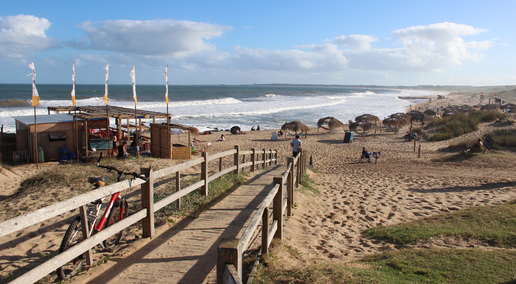 Dicas de La Pedrera Uruguai: a praia charmosa dos surfistas e famílias