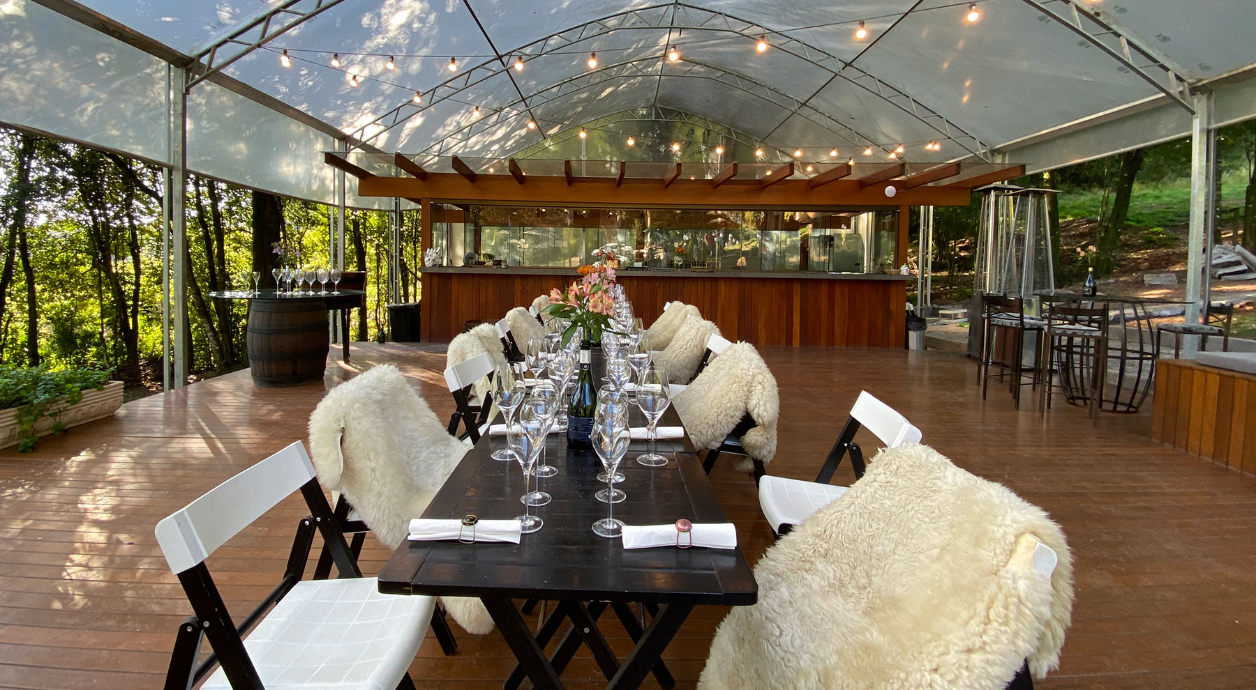 6 lugares para comer em Bento Gonçalves brindando